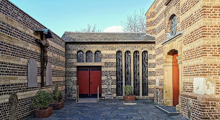 St. Alban in Liblar mit Anbauten von D. Böhm Erftstadt, Architektur ...