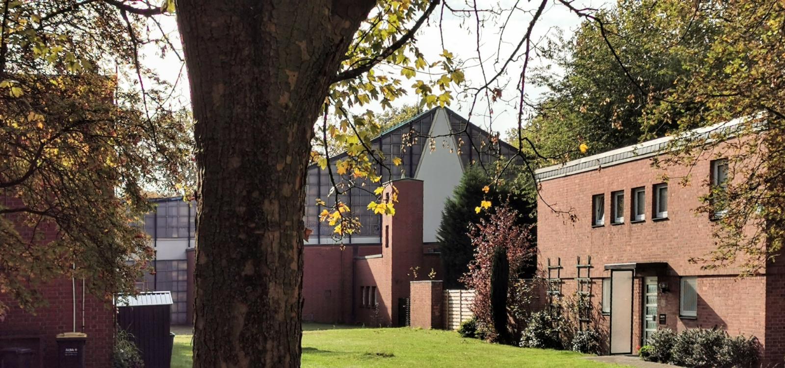 Heilig Geist Kirche Essen (Kunstraum Heilig Geist) Essen, Architektur ...