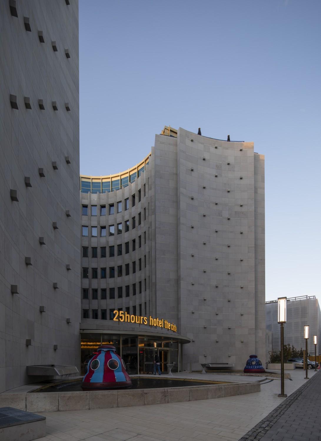 25hours Hotel The Circle (ehem. Gerling-Verwaltung) Köln, Architektur ...